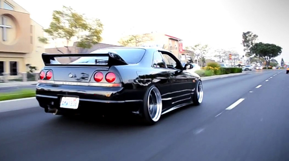 Stanced Skyline R33