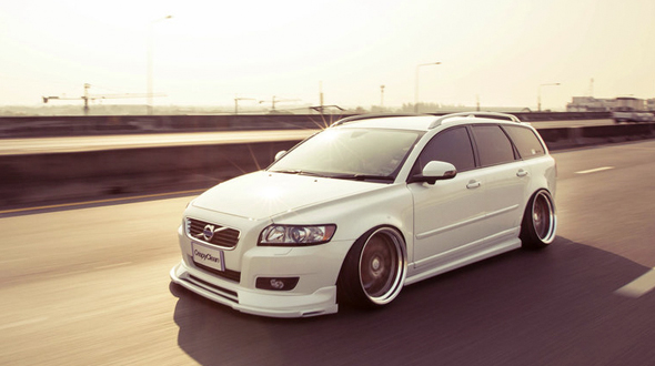 Stanced Volvo V50 | Fast Car