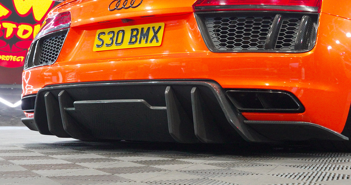 Bagged Audi R8 V10 | Fast Car