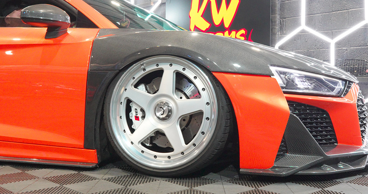 Bagged Audi R8 V10 | Fast Car