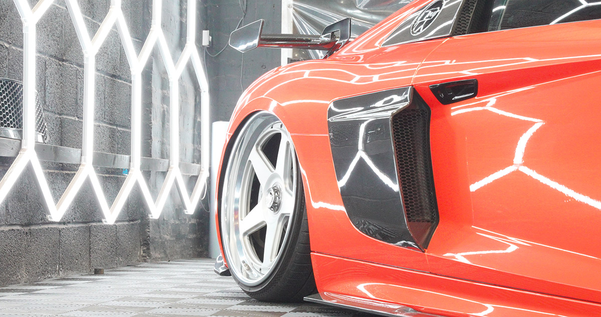 Bagged Audi R8 V10 | Fast Car