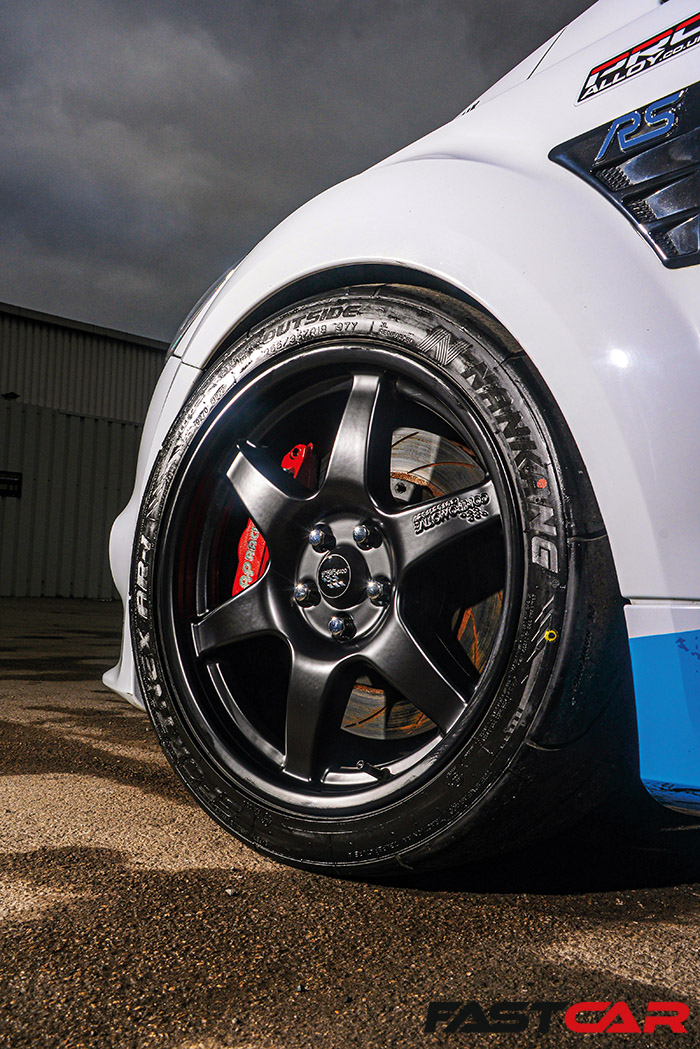 Modified Ford Focus RS Mk2 Built For The Track | Fast Car