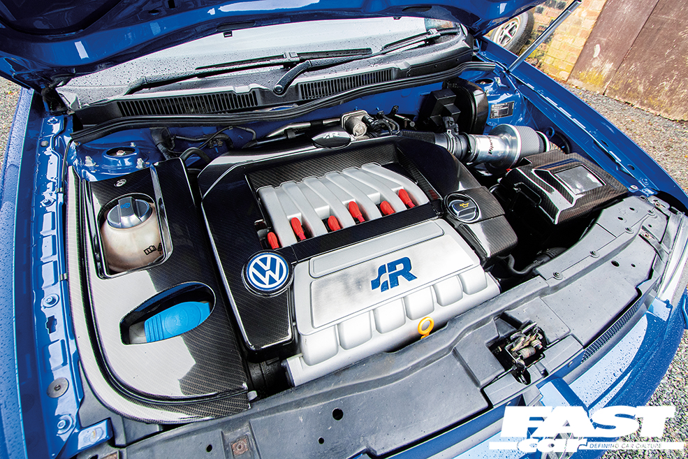 Modified VW Golf R32 Mk4 | Howl At The Moon - Fast Car