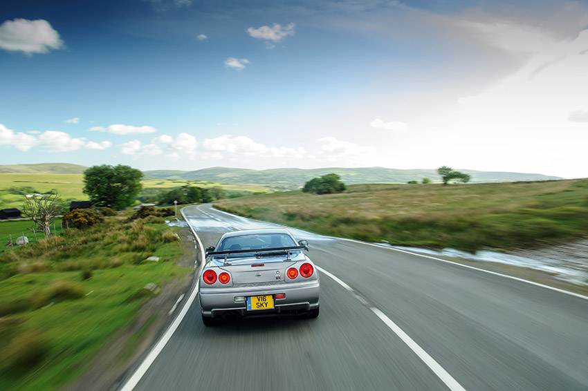 Nissan Skyline GT-R R34 Buyer's Guide | Fast Car
