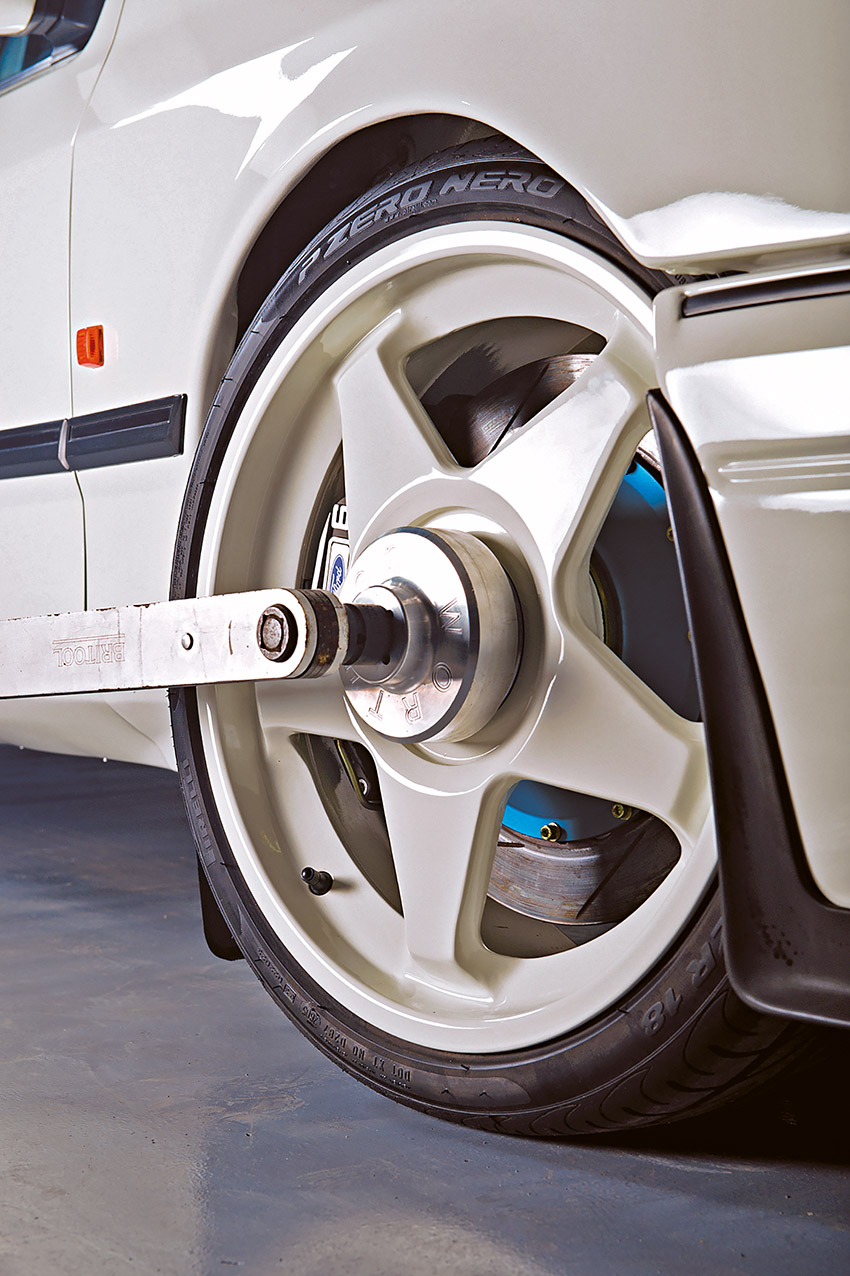 Alloy Wheels Guide: How and Why Change Your Wheels | Fast Car