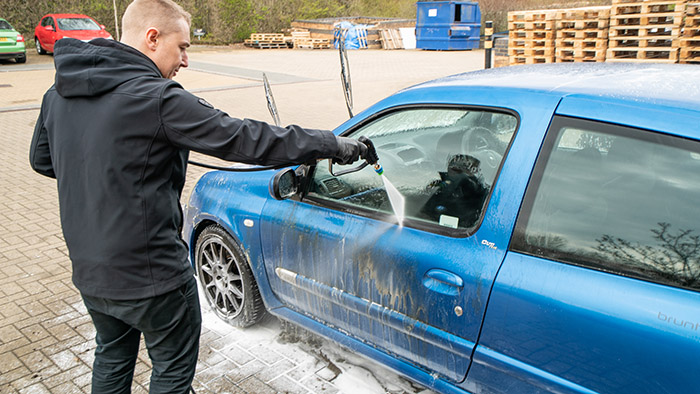 How To Pre Wash A Car | Fast Car