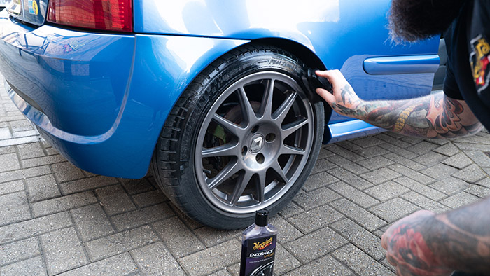 How To Apply Tire Shine | Fast Car