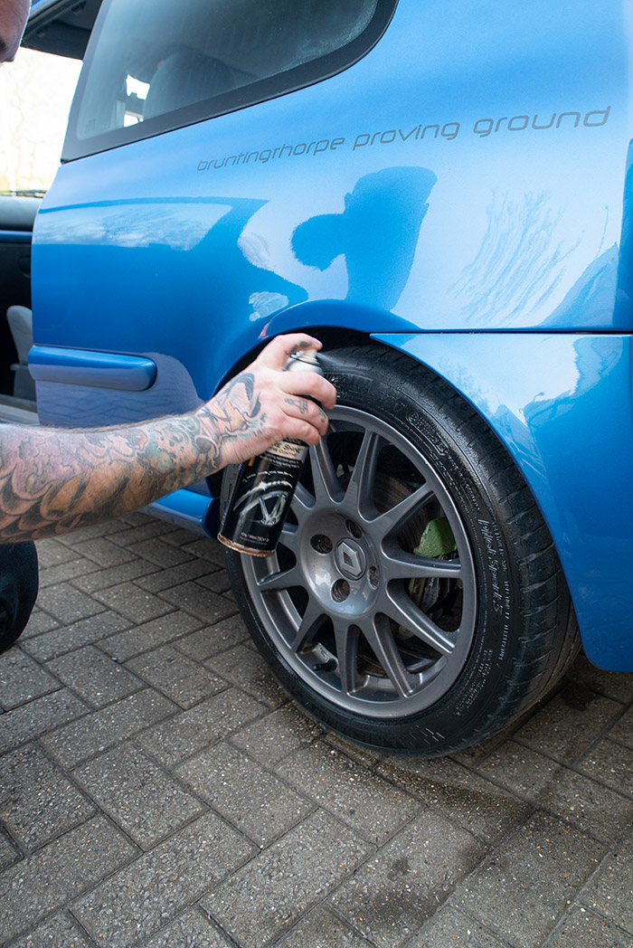 How To Apply Tire Shine | Fast Car