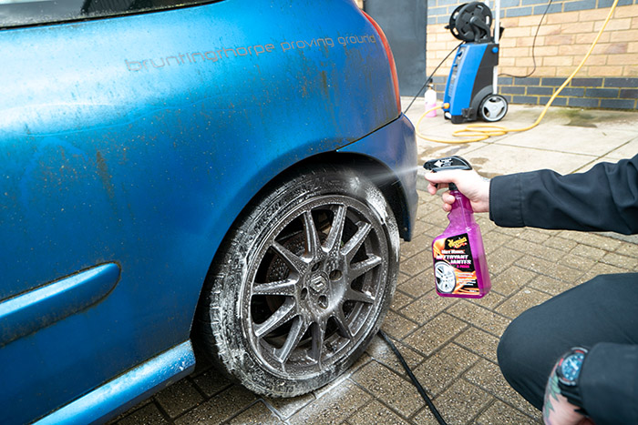 How To Clean Alloy Wheels | Fast Car