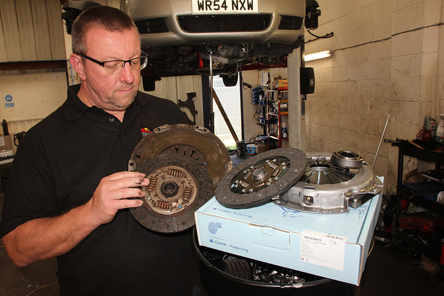 Car Clutch Problems And Warning Signs | Fast Car