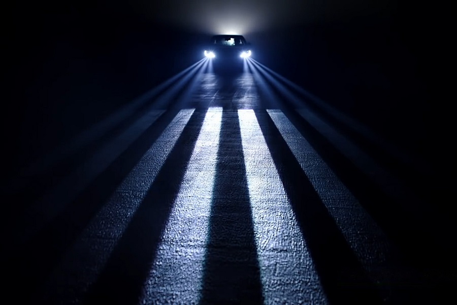 Hyundai Mobis Reveals Graphic Display Headlights | Fast Car