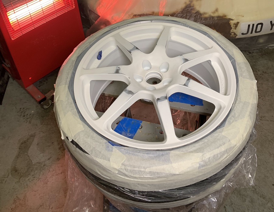 How To Paint Alloy Wheels | Fast Car