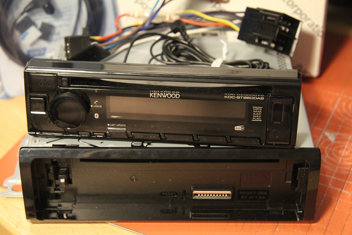 Best Single DIN Car Radio | Fast Car