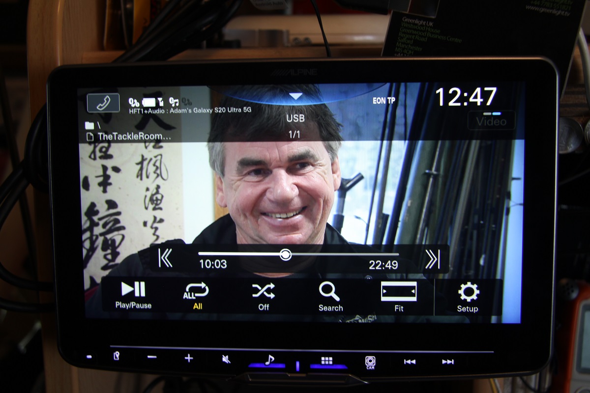 Alpine iLX-F905D Review | Fast Car