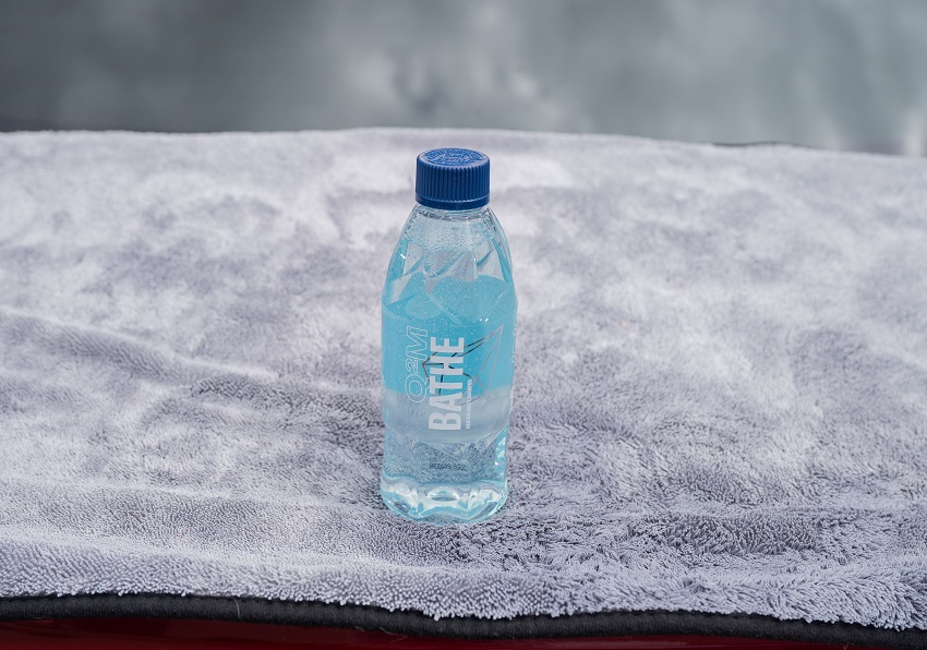 Gyeon Q²M Bathe Car Shampoo Review | Fast Car