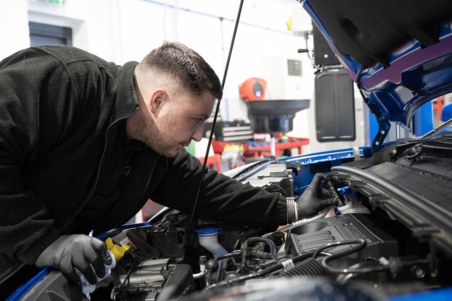 Car Maintenance Checklist & How To Do It Yourself | Fast Car