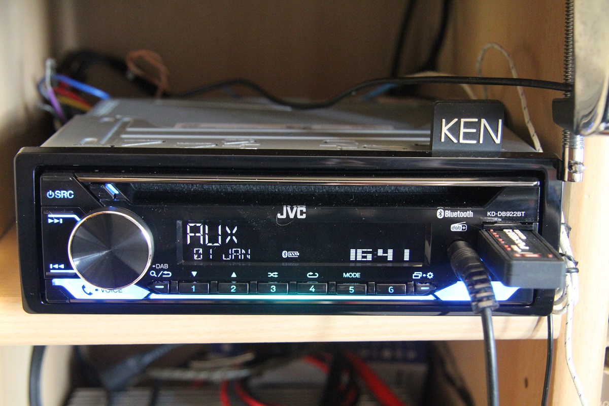 JVC KD-DB922BT Review | Fast Car