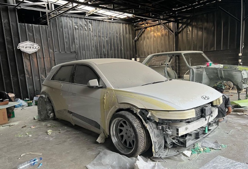 Modified Hyundai Ioniq 5 Proves EVs Can Be Cool | Fast Car