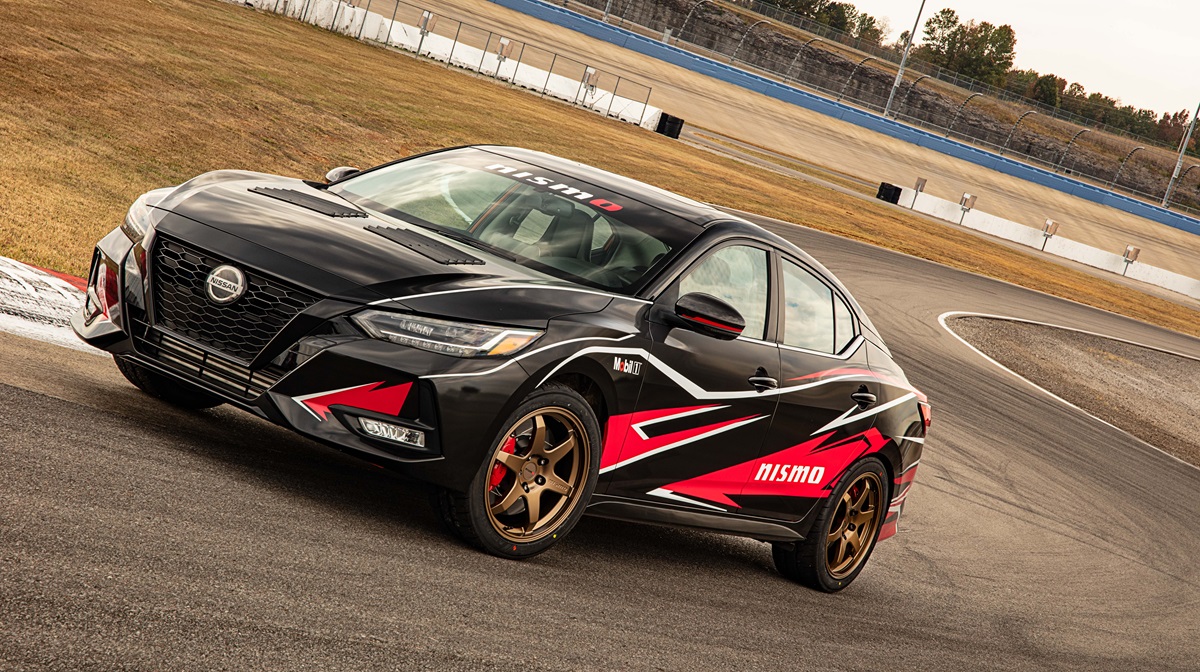 Nissan Sentra DET Concept Takes On Integra | Fast Car