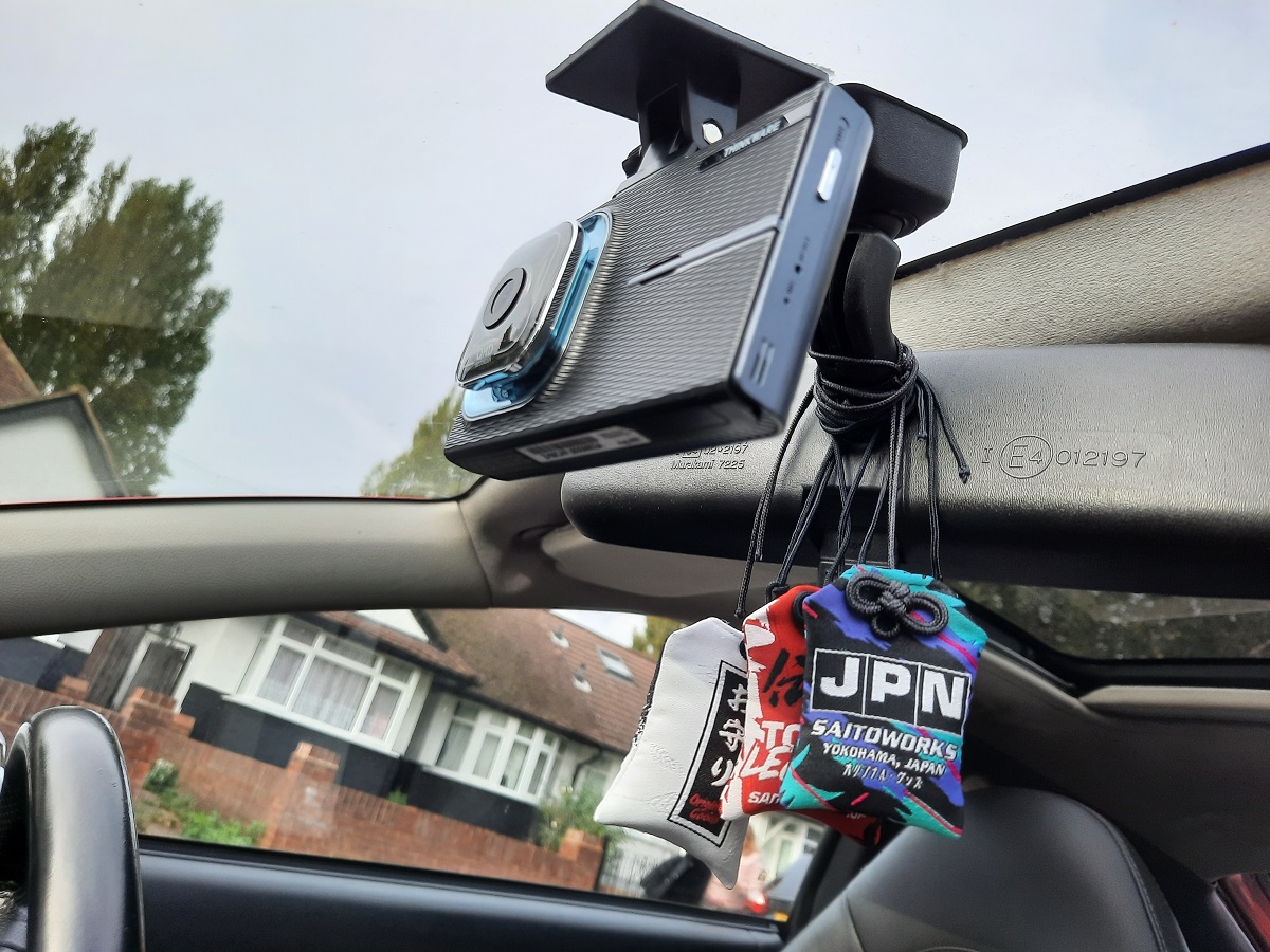 Thinkware X1000 Dash Cam Review | Fast Car