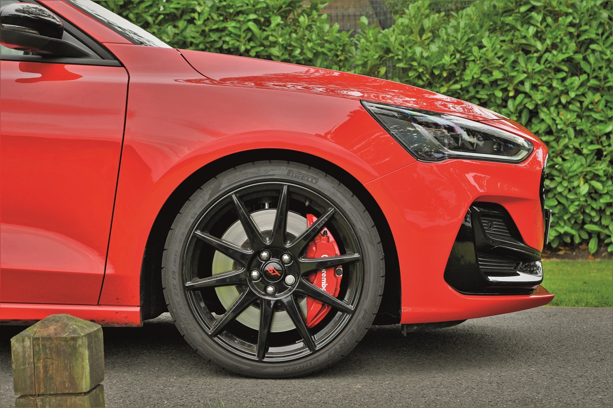 Ford Focus ST Track Pack Review | Fast Car