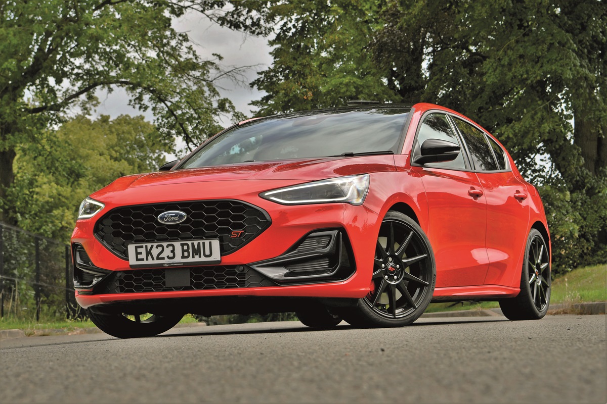 Ford Focus ST Track Pack Review | Fast Car