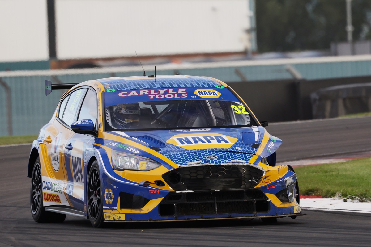 Road Angel Dash Cams Added To NAPA Racing BTCC Cars | Fast Car