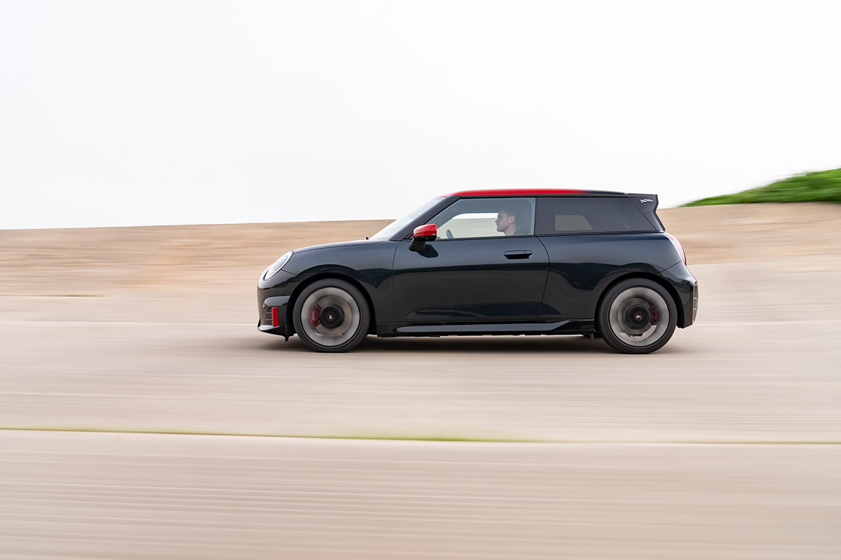 New Electric Mini JCW Unveiled | Fast Car