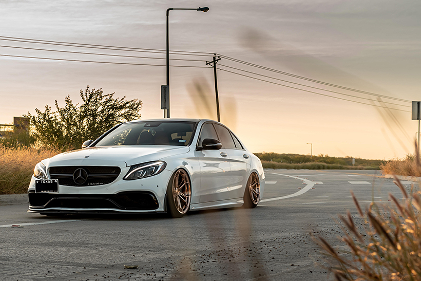 AIR LIFT PERFORMANCE MERCEDES-BENZ W205 FRONT KIT | Fast Car