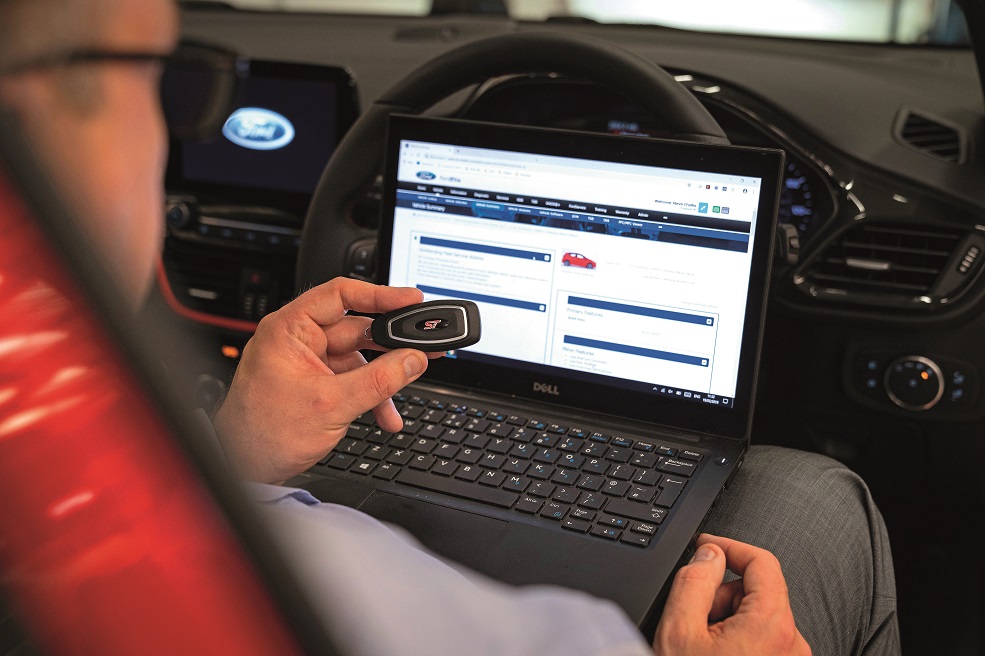 Tackling Keyless Car Entry | What You Need To Know | Fast Car