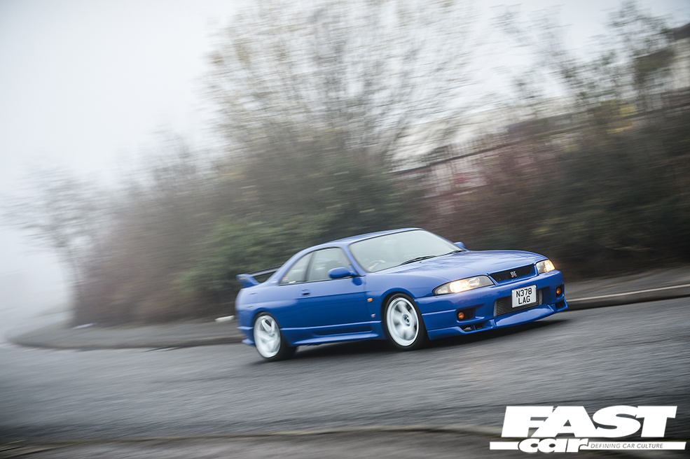 Modified Nissan Skyline GT-R R33 | Old School Force | Fast Car